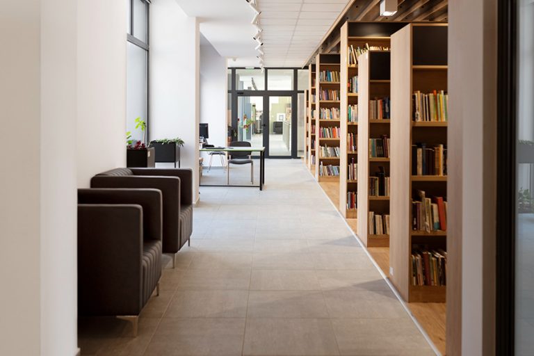 Revolutionizing library access: Exploring the potential of virtual ...